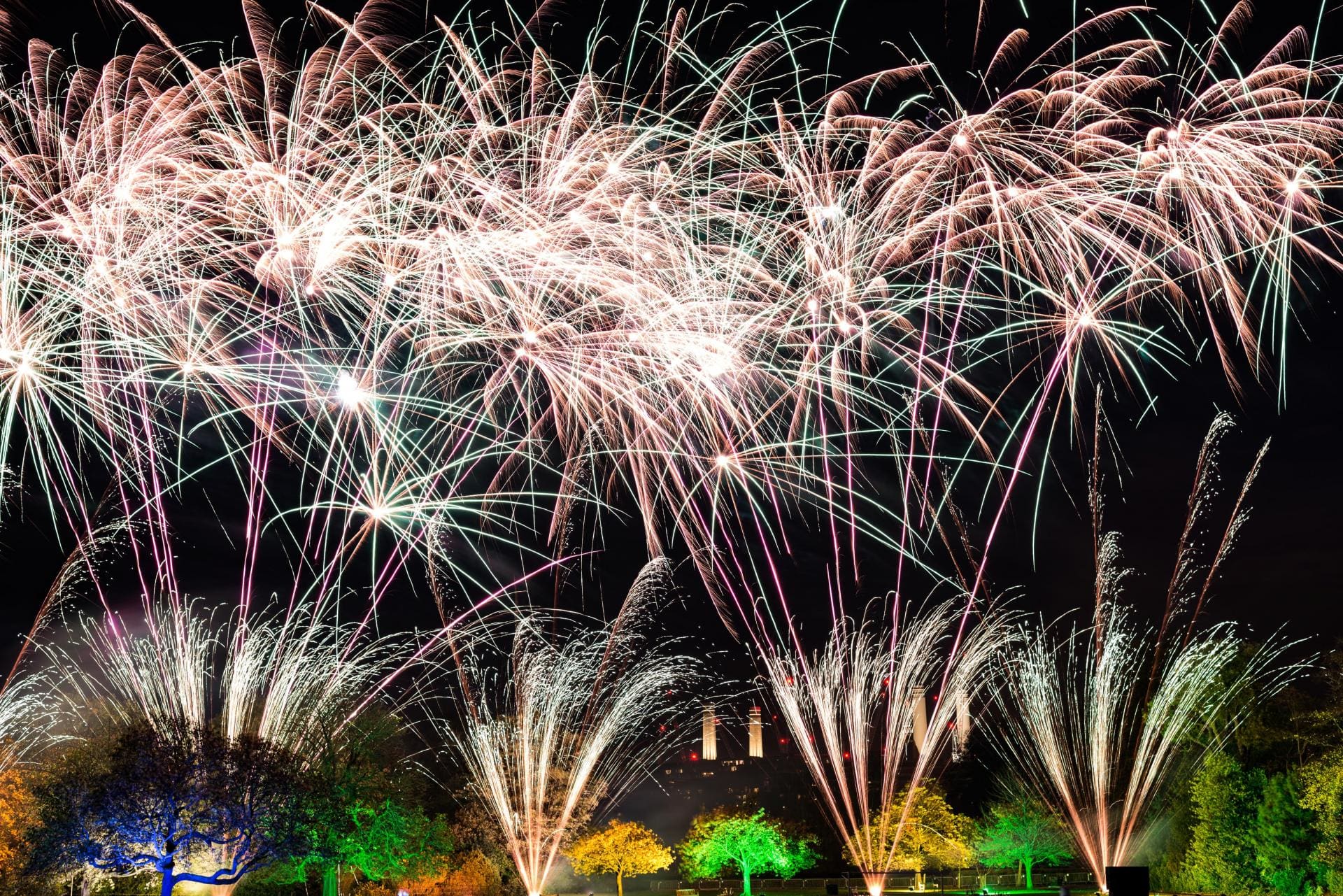 Where to watch fireworks on Bonfire Night 2019 – Luxury London