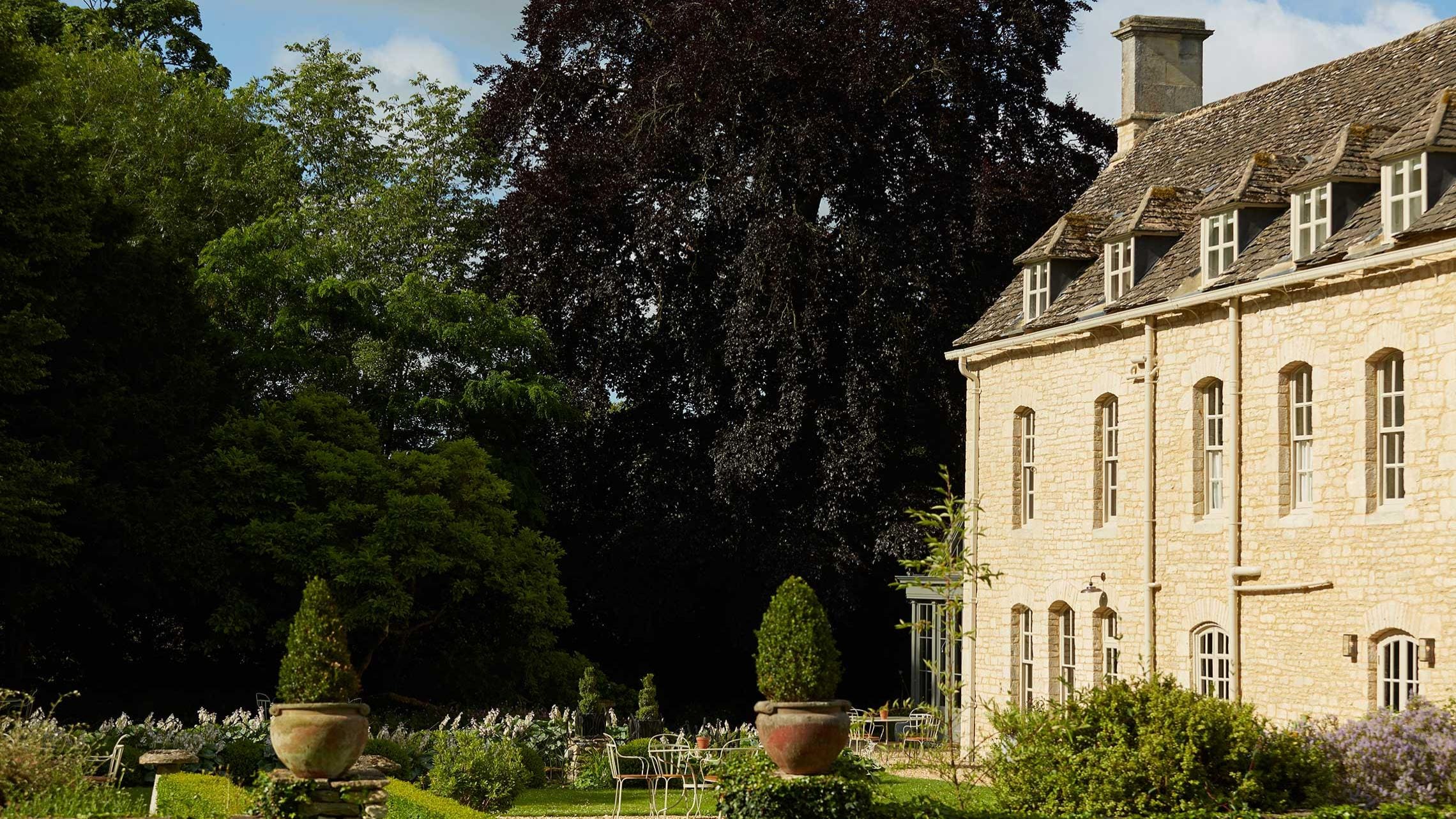 a-weekend-away-the-rectory-crudwell-luxury-london